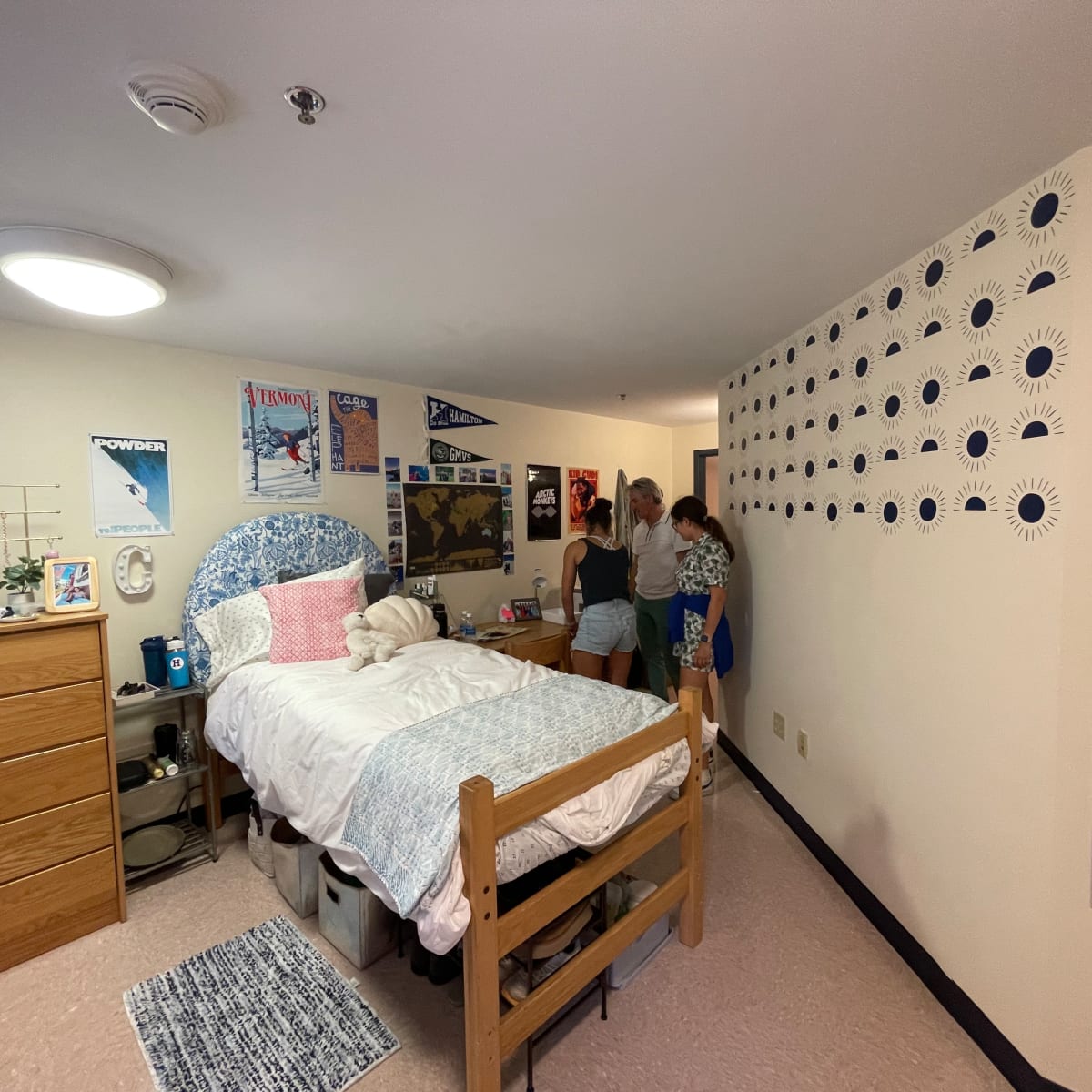 First Time College Dorm Move In Tips for Parents MomTrends